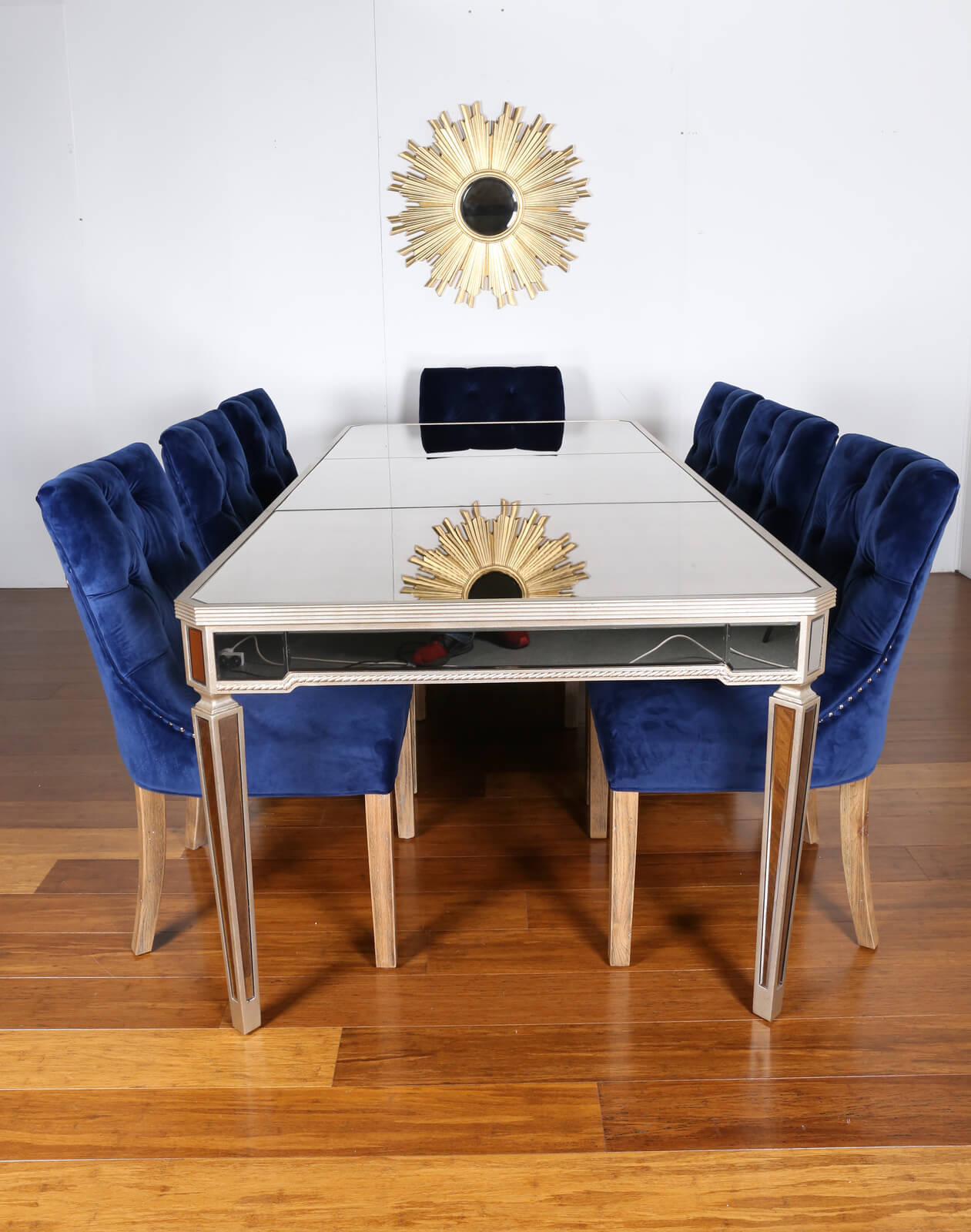 THE LABEL | ELEGANT MIRRORED DINING TABLE